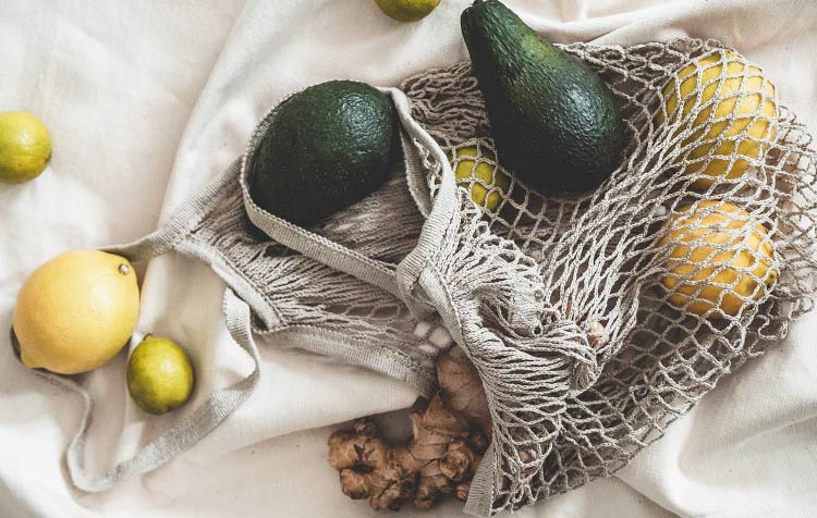 Why live plastic-free? 5 Reasons for Zero Waste - CareElite